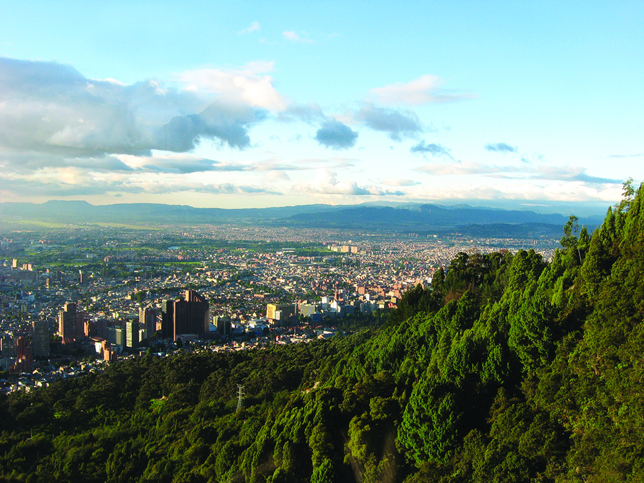 El gran mirador de la capital colombiana - Passport Travel Magazine